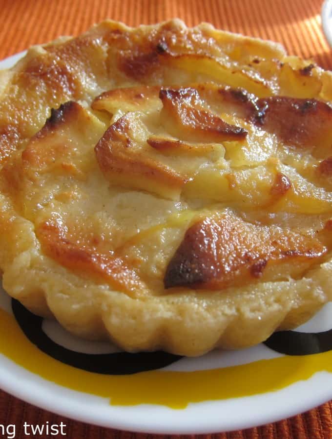 Cardamom-Infused Pears with Quinoa-Nut Crunch - Del's cooking twist