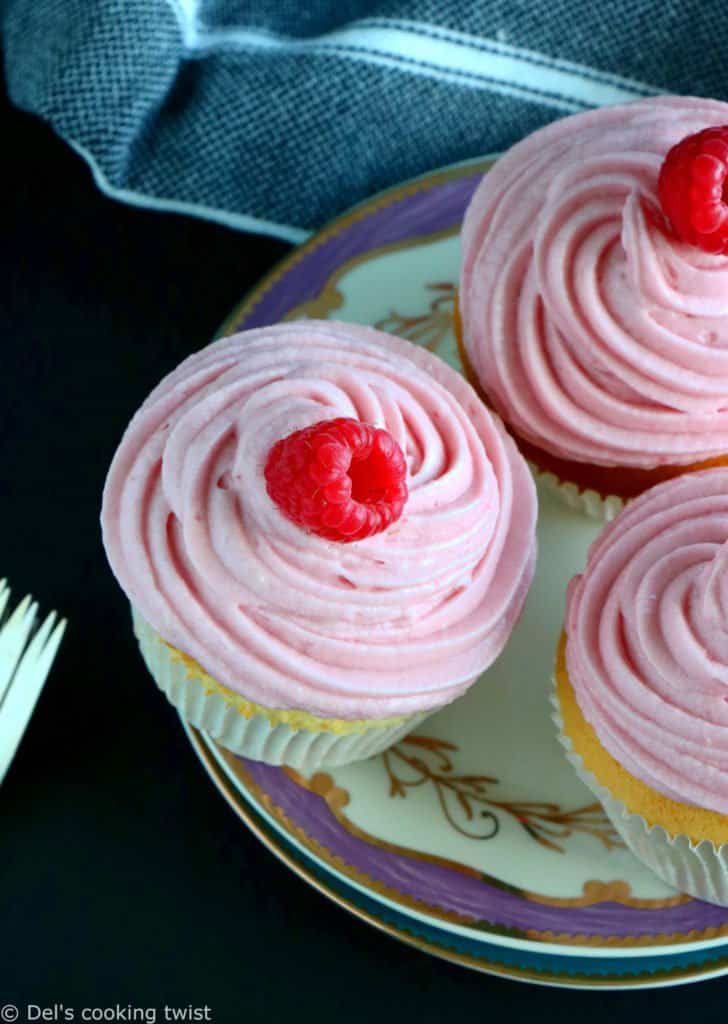 Cupcakes au confit de rose et à la framboise - Del's cooking twist
