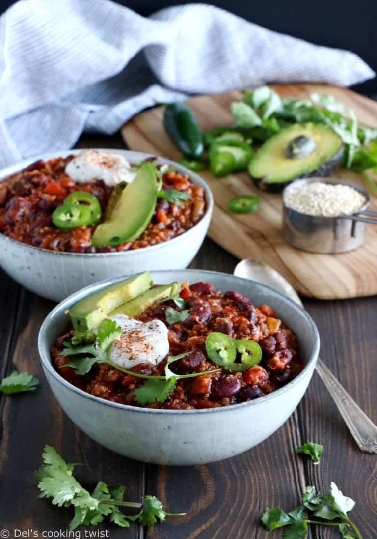 One-Pot Vegan Quinoa Chili (Gluten Free) - Del's cooking twist