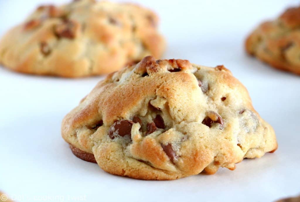 Levain Bakery Chocolate Chip Cookies - Del's cooking twist