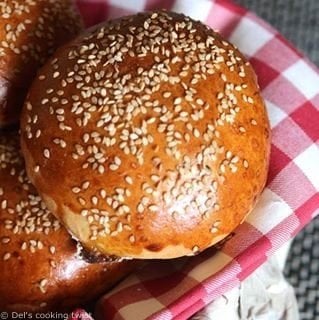 Burger buns {Guest Post by Bistro de Jenna} - Del's cooking twist