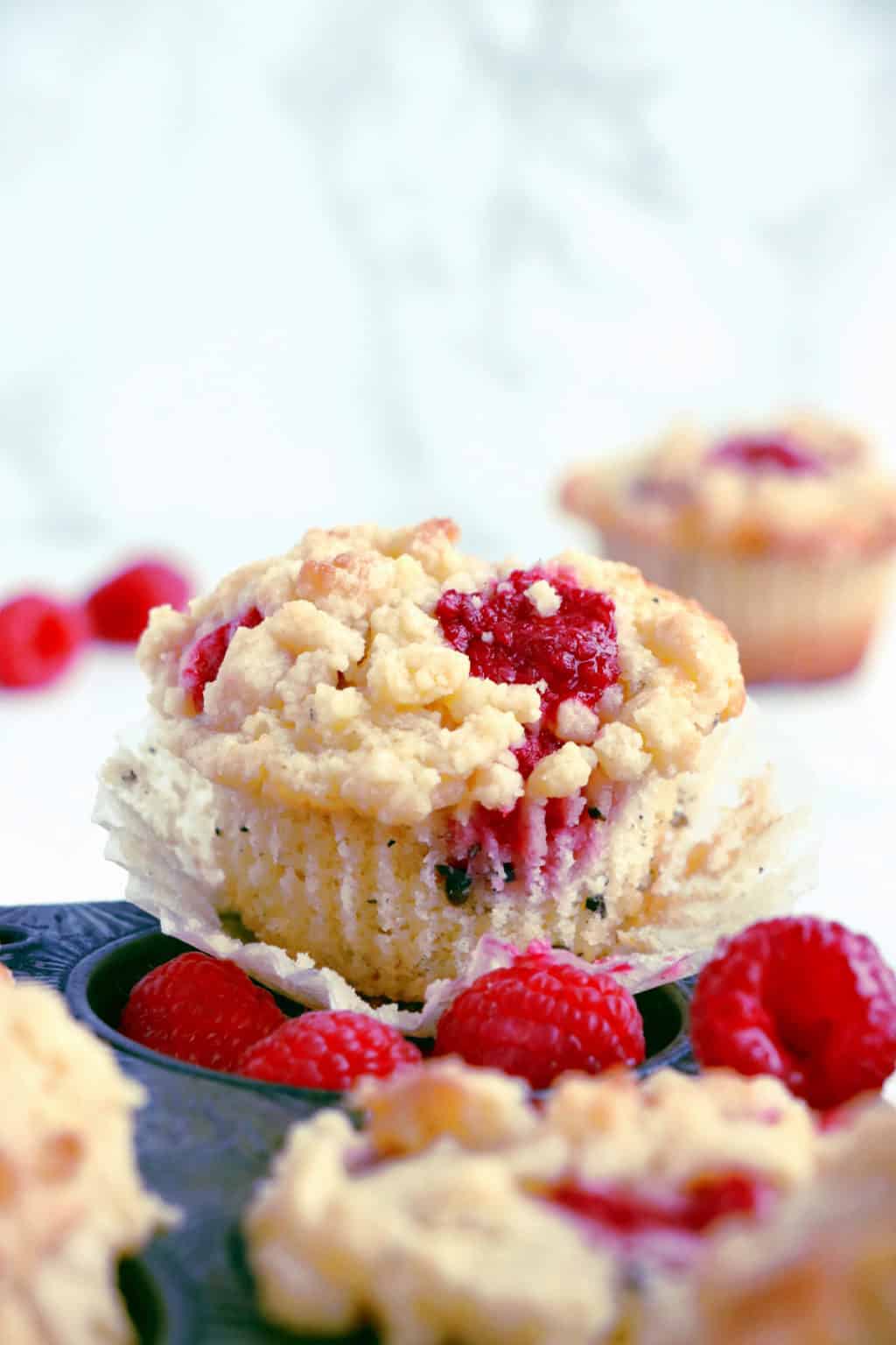 Cardamom Raspberry Streusel Muffins - Del's cooking twist