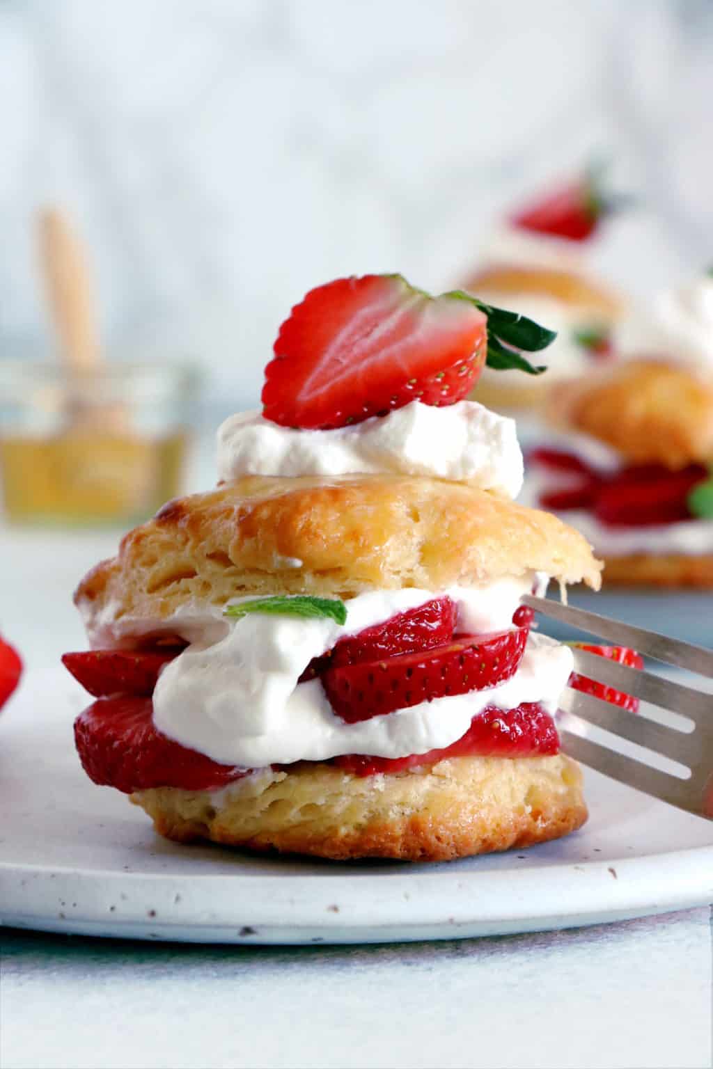 Petits shortcakes aux fraises et à la crème - Del's cooking twist