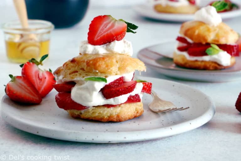 Petits shortcakes aux fraises et à la crème - Del's cooking twist