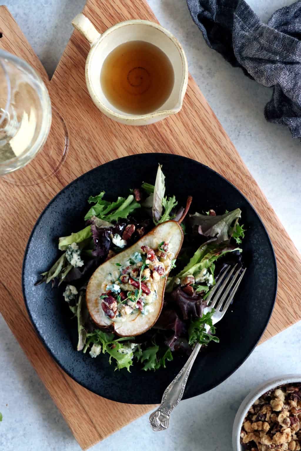 Roasted Pears with Blue Cheese and Pecans - Del's cooking twist