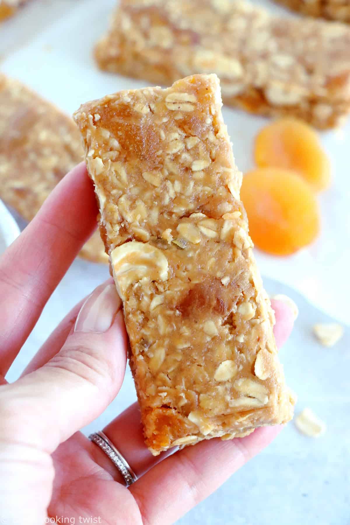 Soft Apricot Cashew Granola Bars - Del's cooking twist
