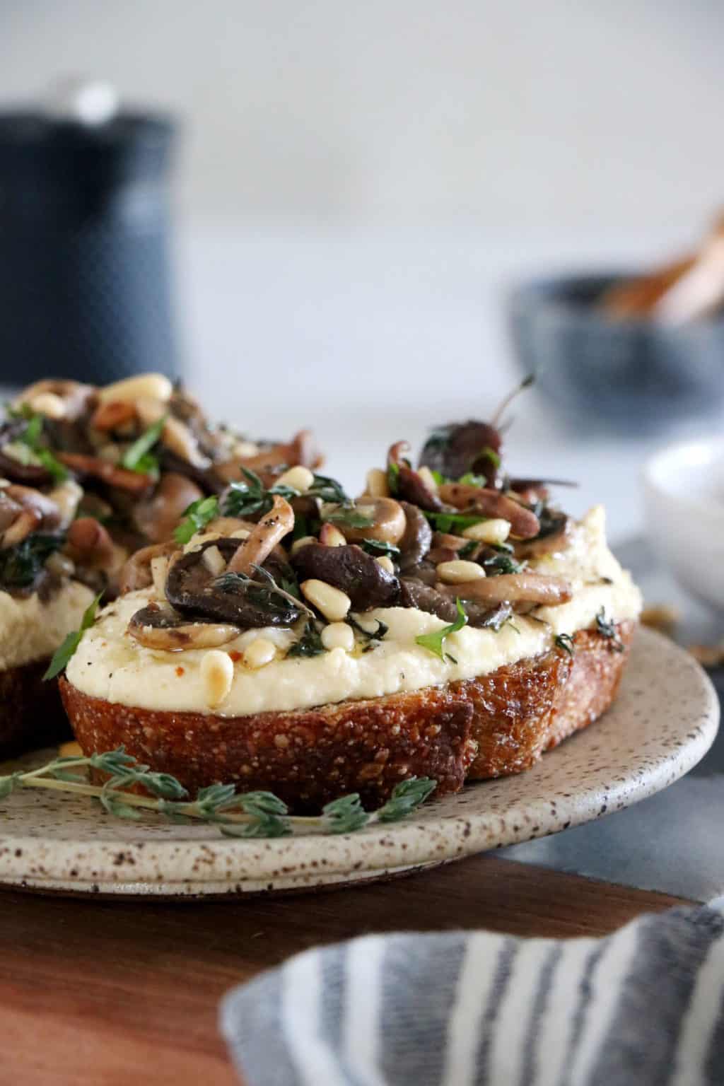 Garlic Mushroom Toast with Hummus - Del's cooking twist
