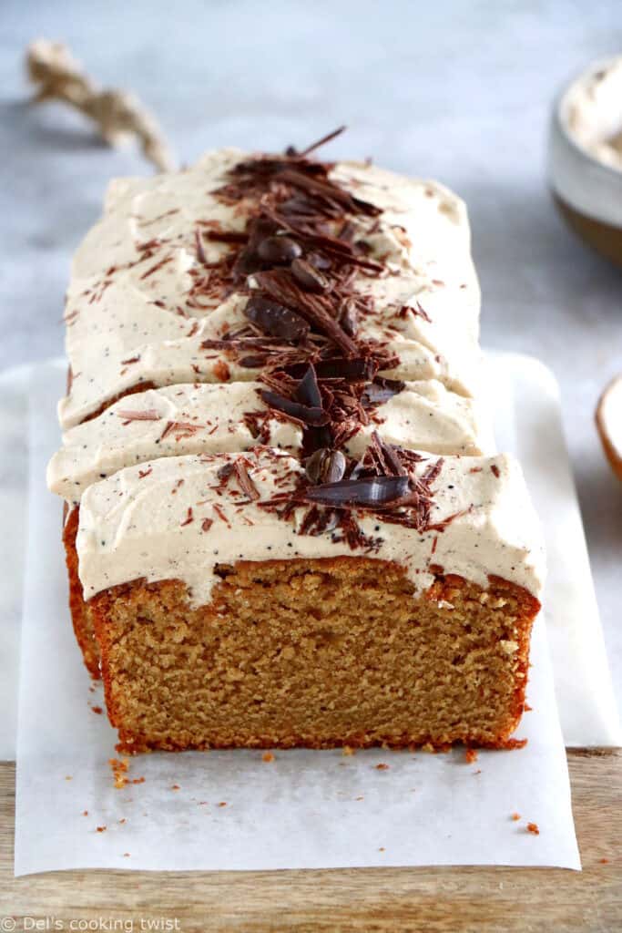 Cake moelleux au café et glaçage à l'espresso - Del's cooking twist