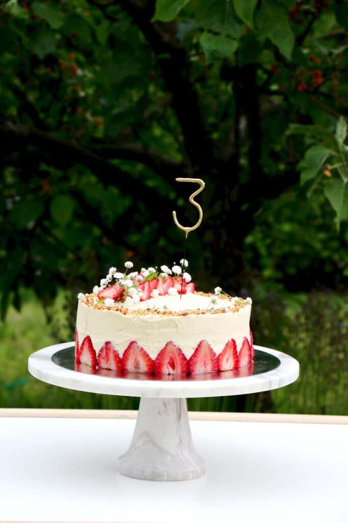Fraisier Cake (French Strawberry Cake) - Del's cooking twist