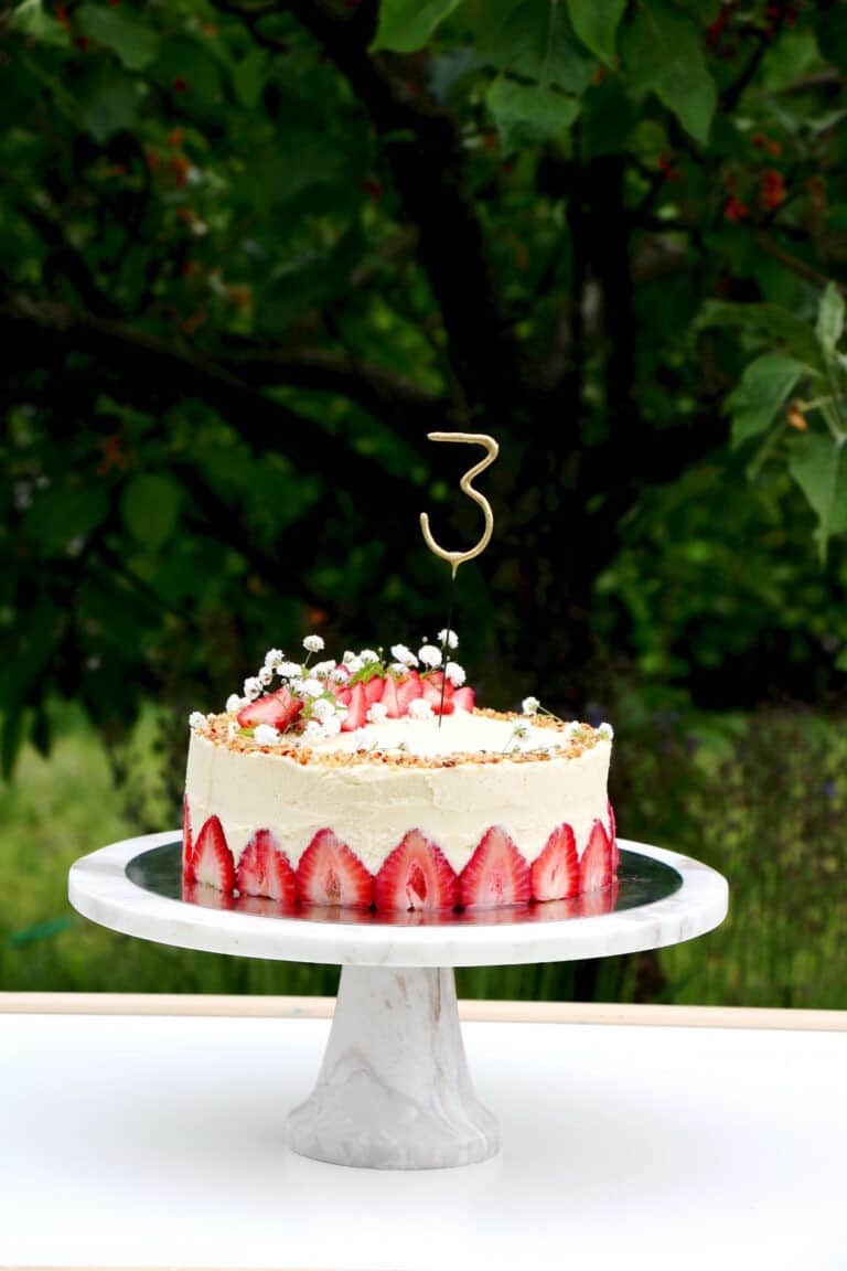 Fraisier Cake (French Strawberry Cake) - Del's cooking twist