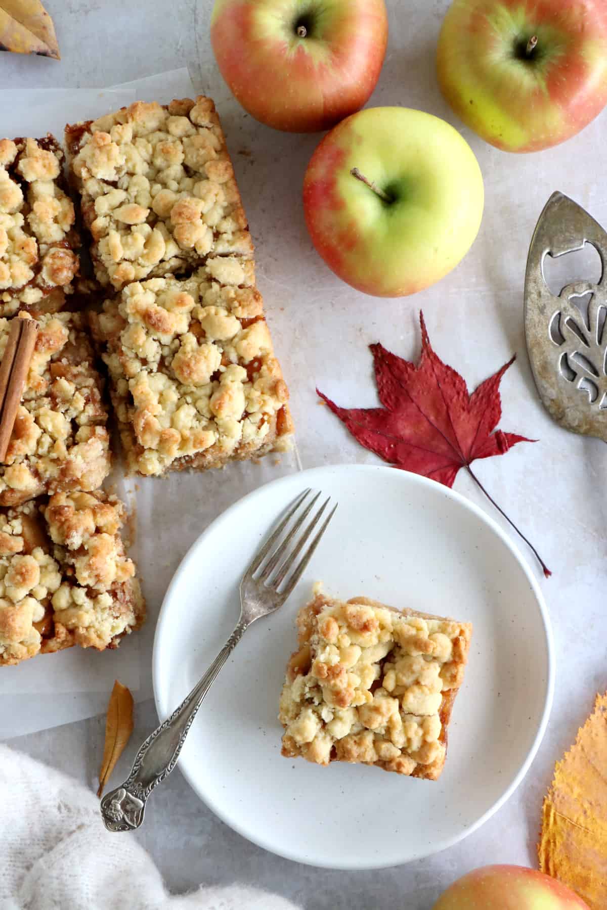 Apple Crumble Bars - Del's cooking twist