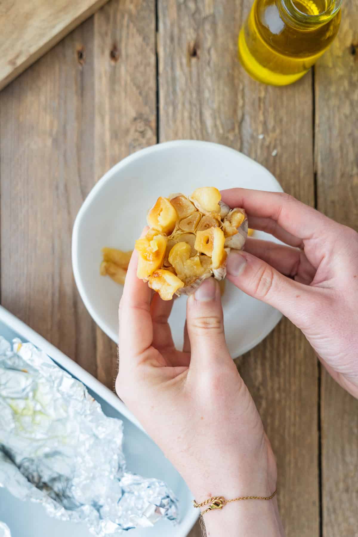 How To Roast Garlic (Roasted Garlic Recipe) - Del's cooking twist