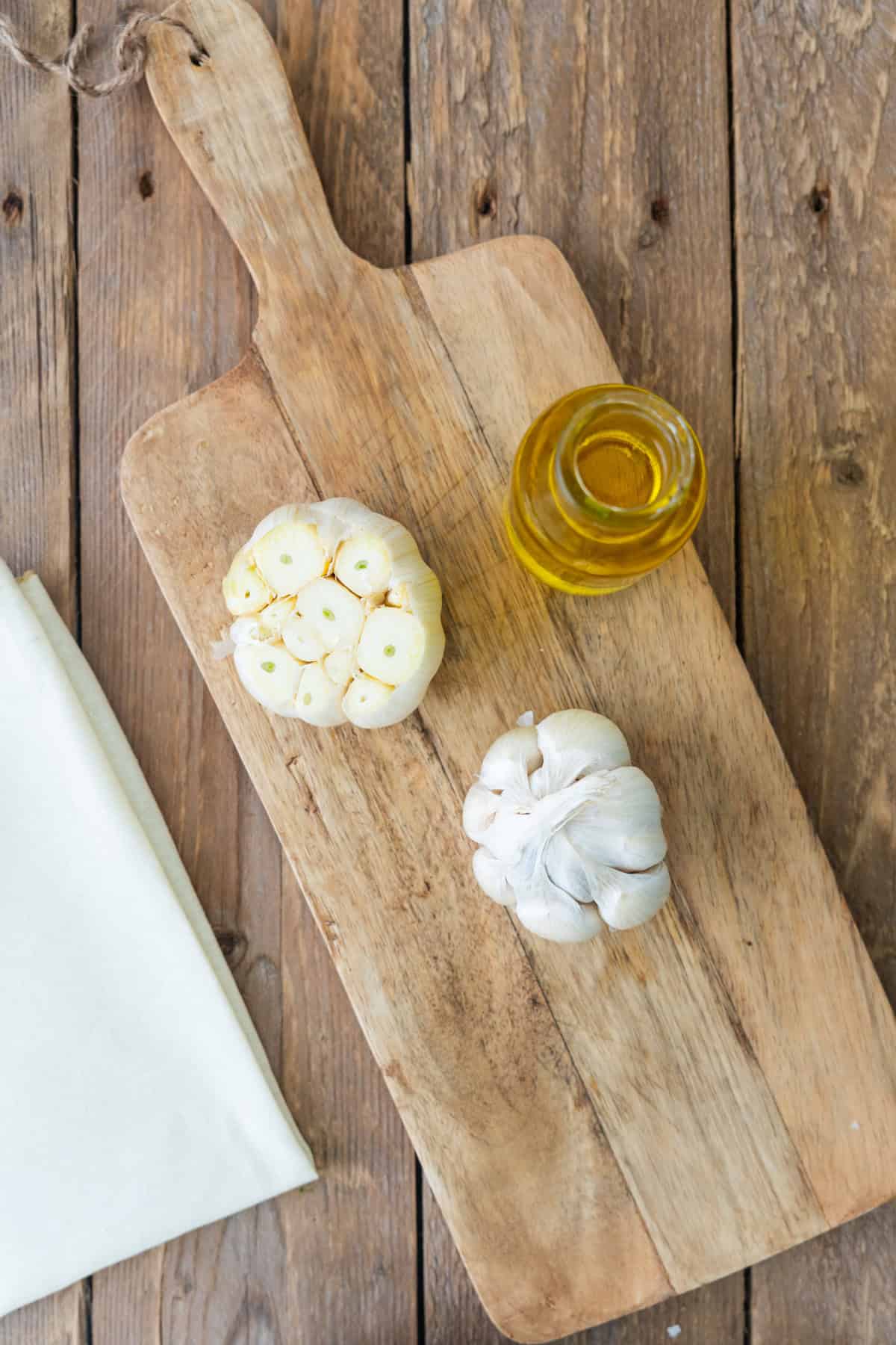 How To Roast Garlic (Roasted Garlic Recipe) - Del's cooking twist