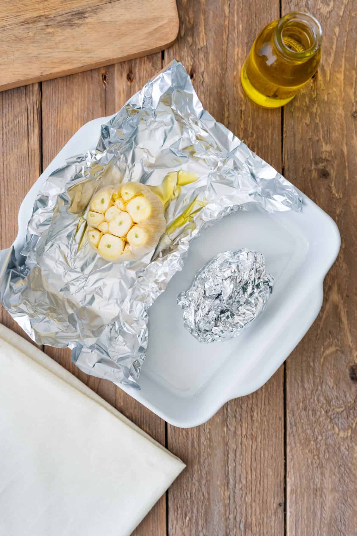 How To Roast Garlic (Roasted Garlic Recipe) - Del's cooking twist